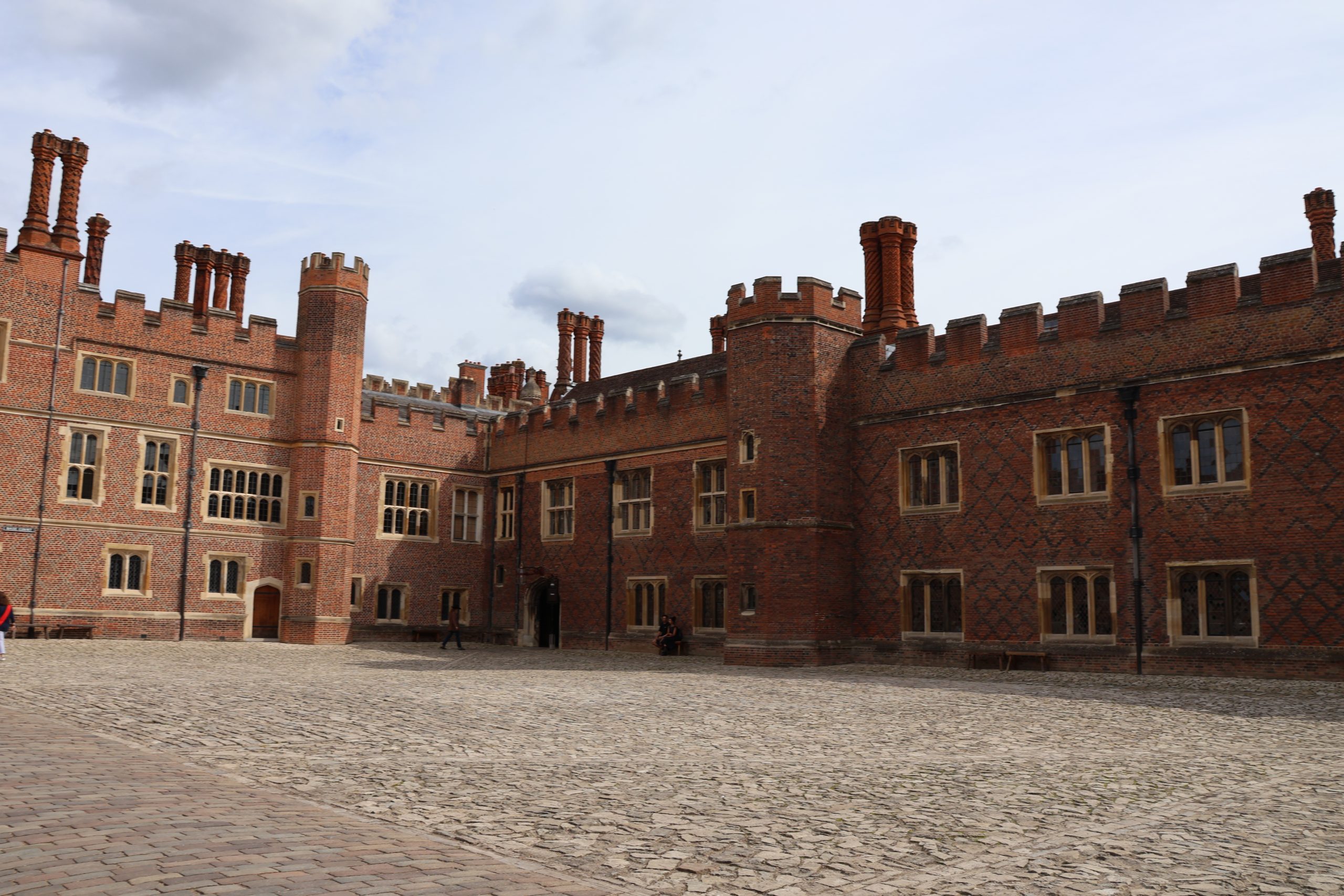 Hampton Court Palace - Simply Tudor