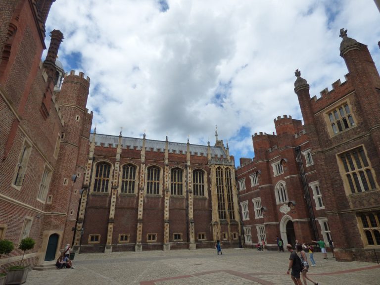 Hampton Court Palace - Simply Tudor
